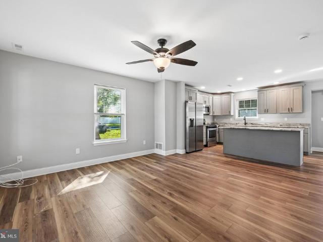 336 W Evesham Avenue