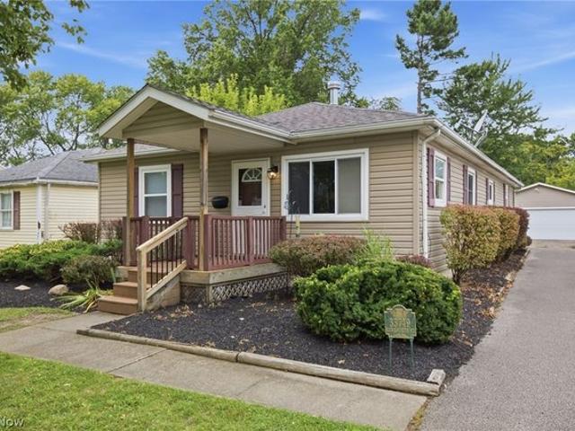 33749 Kenilworth Rd, Eastlake, OH 44095