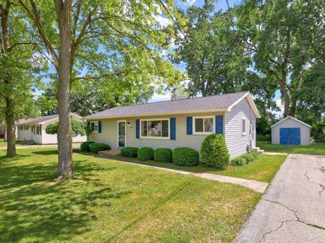 3374 Meyer Pl, Saginaw, MI 48603