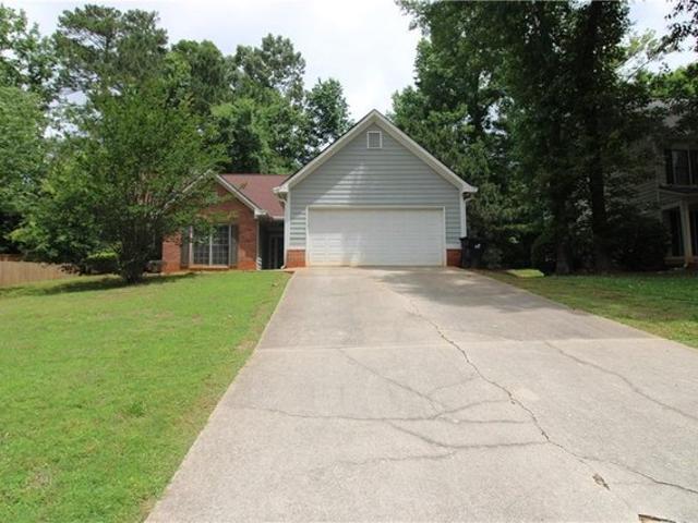3374 Mosswood Ln, Rex, GA 30273