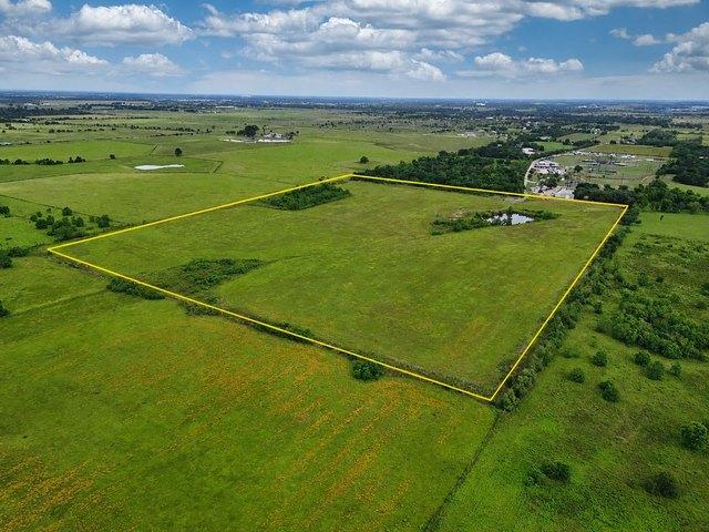 33753 Betka Rd, Waller, TX 77484