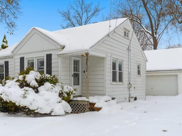 33759 N Lake Shore Dr, Grayslake, IL 60030