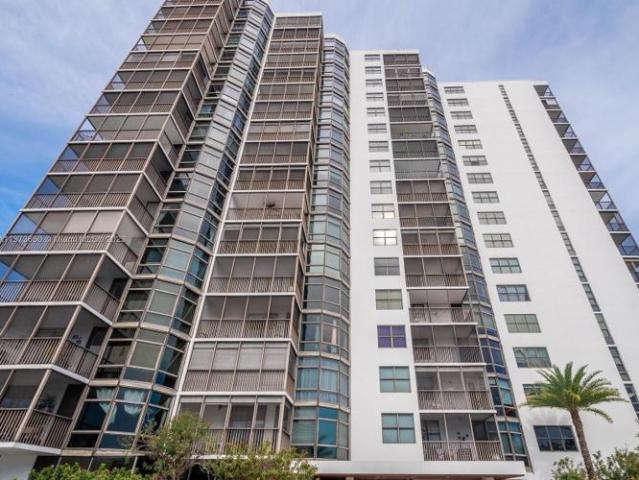 3375 Country Club Dr N #1009, Aventura, FL 33180