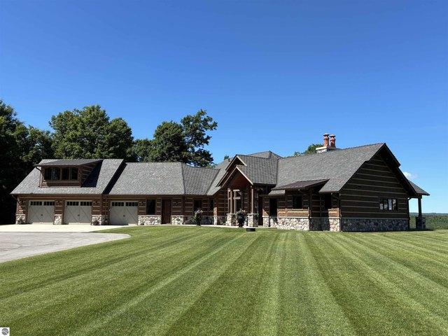 3375 Crum Rd, Benzonia, MI 49616