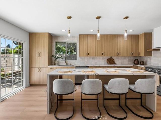 3375 Fuchsia St, Costa Mesa, CA 92626