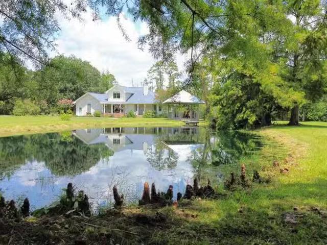 3375 ROBINSON POINT RD, MILTON, FL 32583 Single Family Residen.