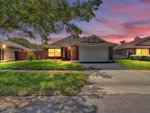 3375 W Point Dr, Cooper City, FL 33026