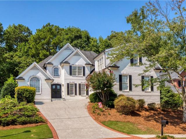3375 Wolf Willow Close