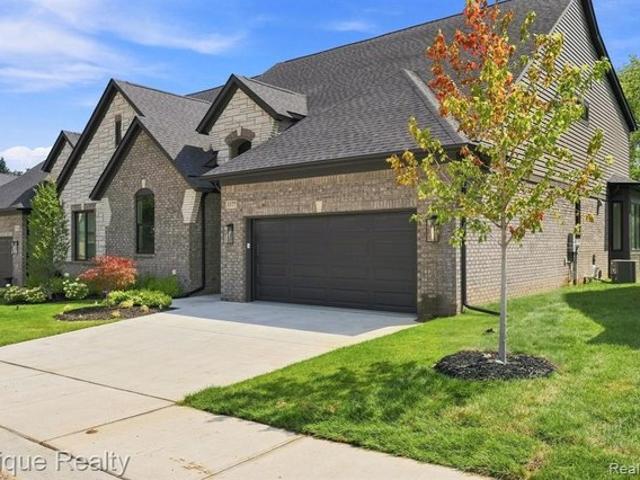 3377 Brookdale Ln Unit 13, Orion, MI 48360