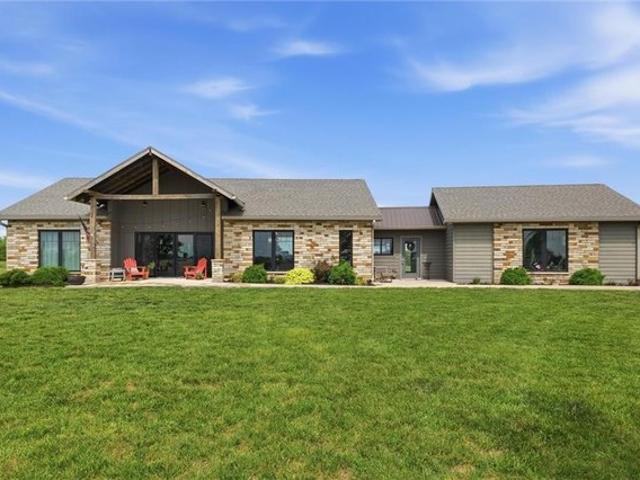 33793 th St, Easton, KS 66020