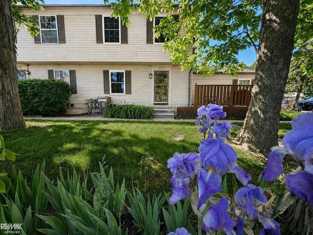 33799 Bayview Dr, Chesterfield, MI 48047