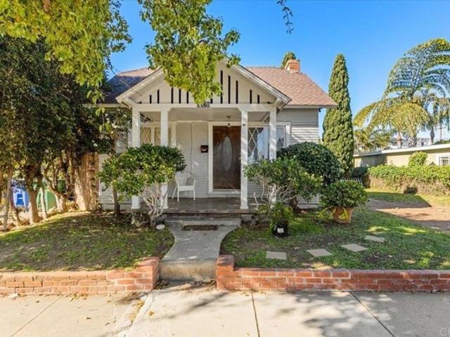 3379 Roosevelt St, Carlsbad, CA 92008