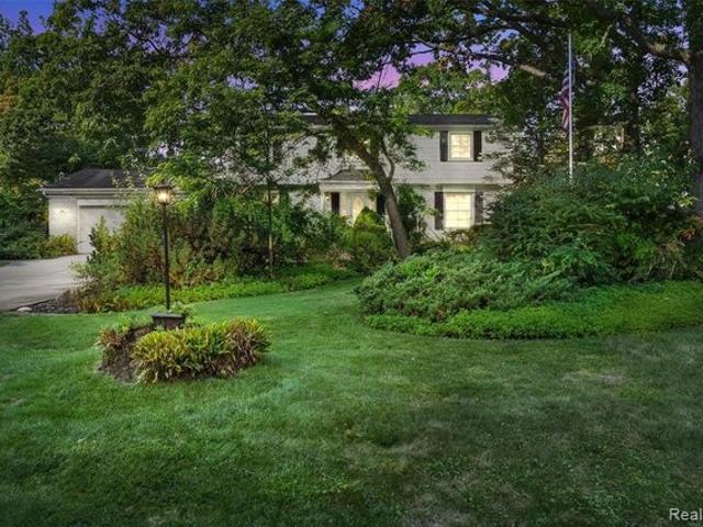 3379 Wormer Dr, Waterford Township, MI 48329