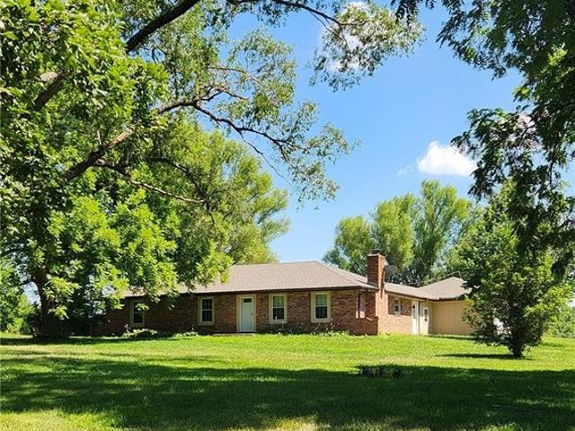 33701 E 275th St, Garden City, MO 64747
