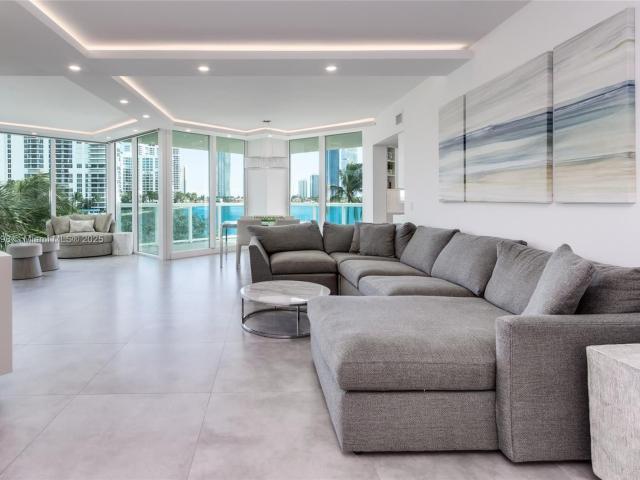3370 Hidden Bay Dr #303, Aventura, US, FL