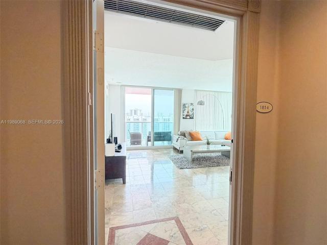 3370 Hidden Bay Dr, Unit 1814, Aventura, FL 33180 | MLS #A12024