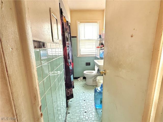 3370 W 128th Street