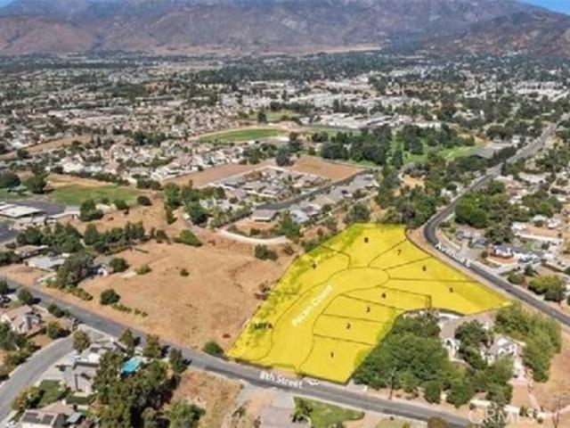 33715 Pecan Ct, Yucaipa, CA 92399