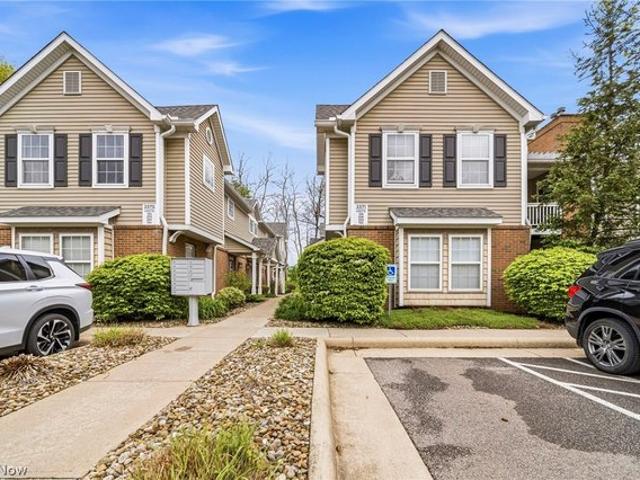 3371 Lenox Village Dr Unit 255, Fairlawn, OH 44333