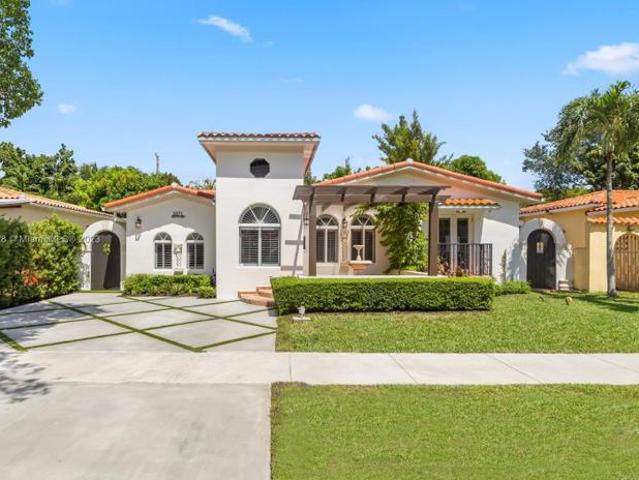 3371 21st St SW, Miami, FL 33145