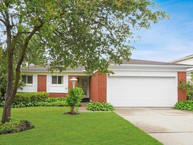 33726 Dyar Ct, Sterling Heights, MI 48310