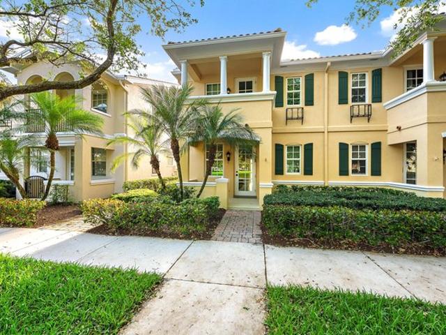 3372 Greenway Dr, Jupiter, FL 33458