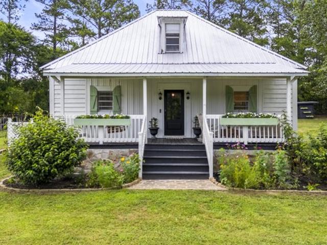 3372 Lake Kathy Rd, Tunnel Hill, GA 30755