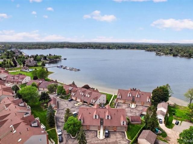 3372 Loon Lake Ct Unit 41, Waterford Township, MI 48329