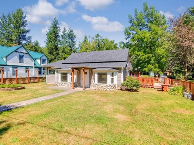 33732 SE Hudson Rd, Ravensdale, WA 98051