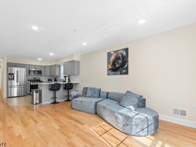 337 13Th Ave