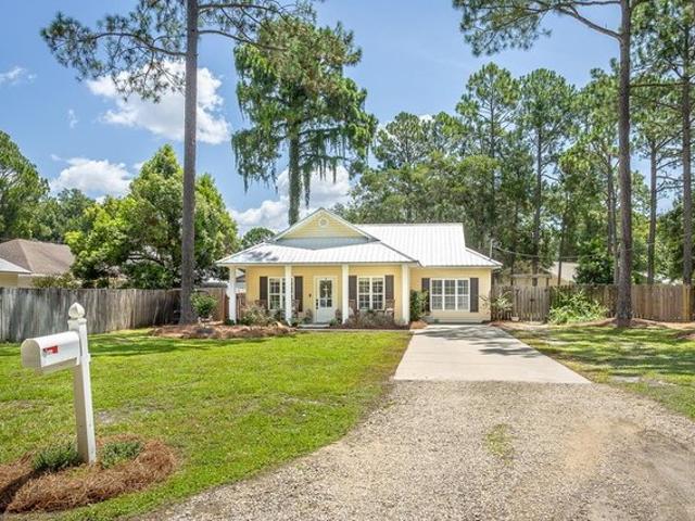 337 21st Ave, Apalachicola, FL 32320