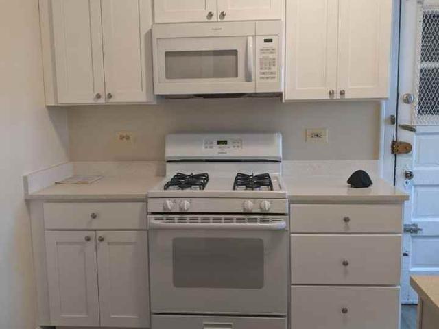 337 *2554 68 W. Estes Building* 1 Bedroom Apartment for Rent at 2554 W Estes Ave, Chicago, IL 60645 West Ridge