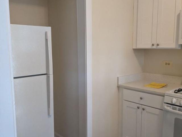 337 *2554 68 W. Estes Building* 1 Bedroom Apartment for Rent at 2554 W Estes Ave, Chicago, IL 60645 West Ridge