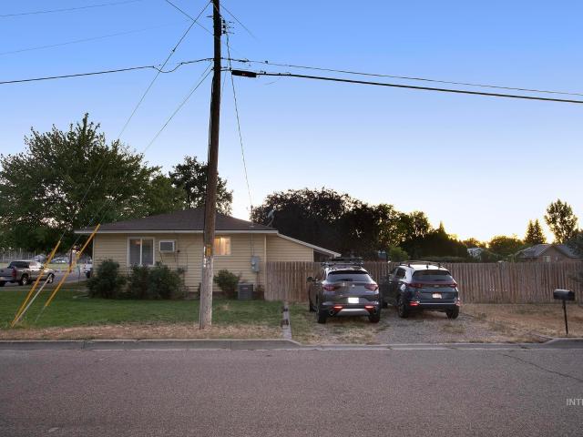 337 7th Ave N