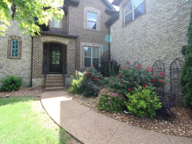 337 Crooked Creek Ln, Hendersonville, TN 37075
