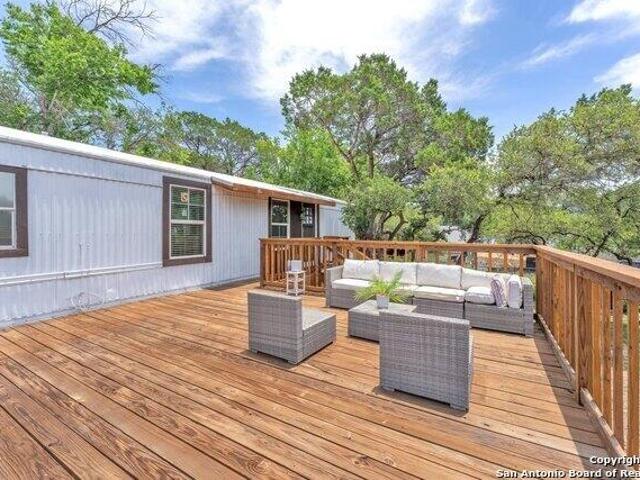 337 Buckhorn Dr, Canyon Lake, TX 78133