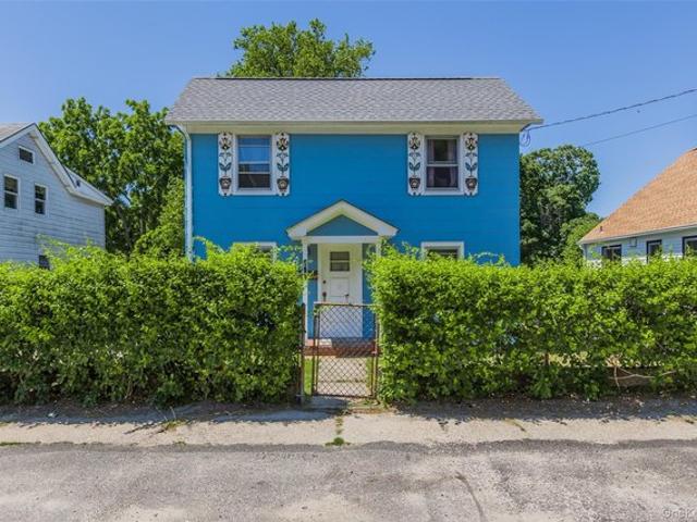 337 Hamilton Ave, Riverhead, NY 11901