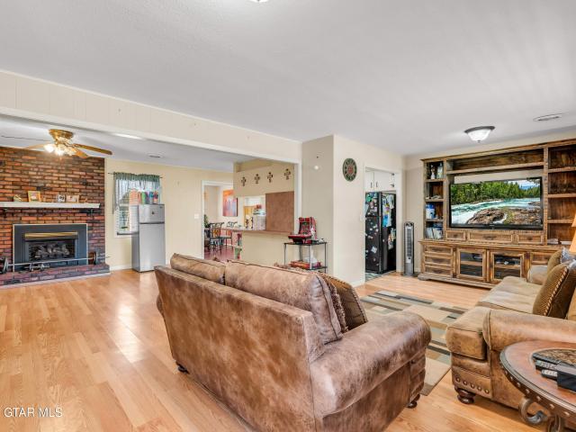 337 Oak Crest