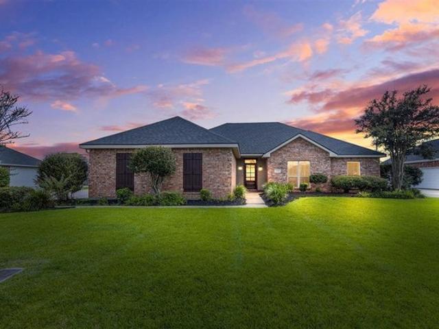 337 Oxford Ct, Lake Charles, LA 70605