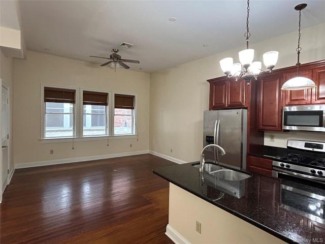 337 Main Street 2R