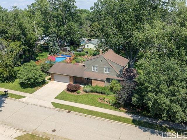 337 N Colonial St, Zeeland, MI 49464