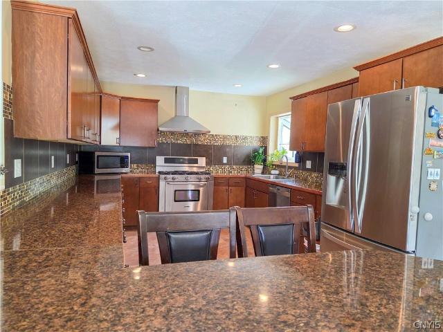 337 N Peterboro St, Canastota, NY 13032 | MLS #S1682