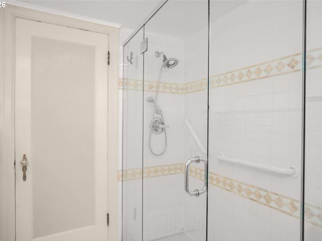337 ne 28th ave