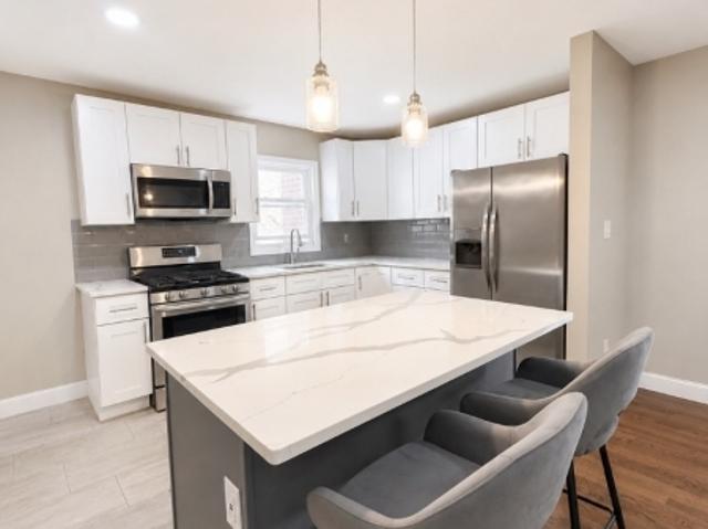 337 S Clinton St # 1