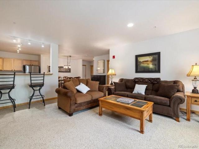 337 Streamside Lane # 103
