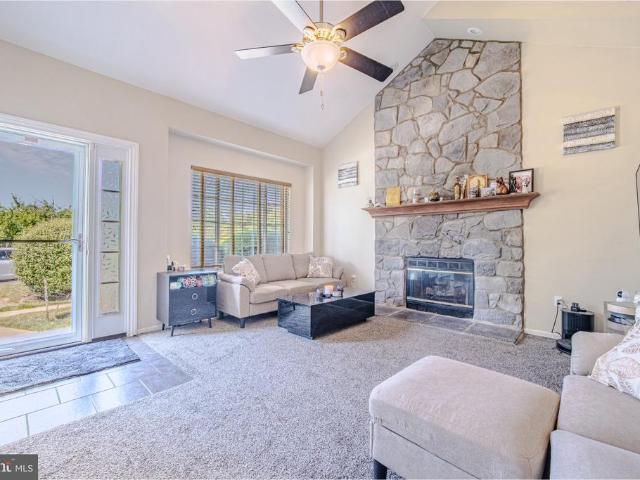 337 Pondview Drive #