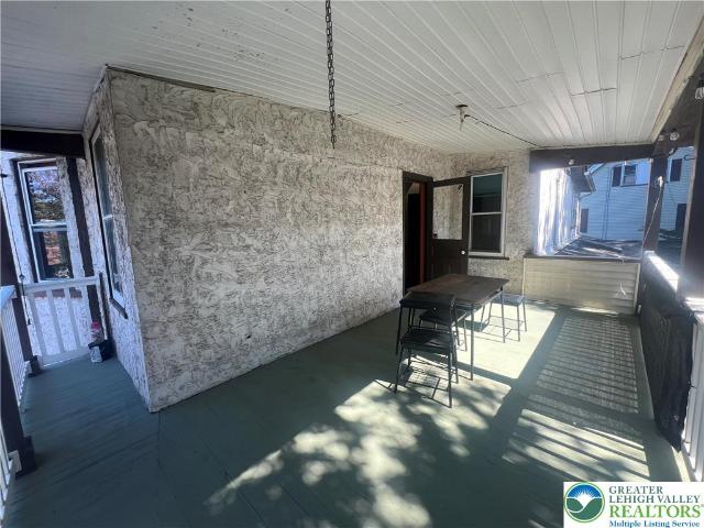 337 Porter 2nd Fl
