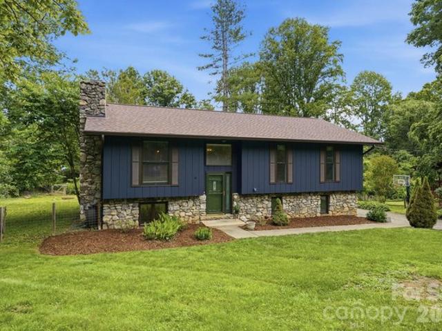 337 Woody Ln, Asheville, NC 28804