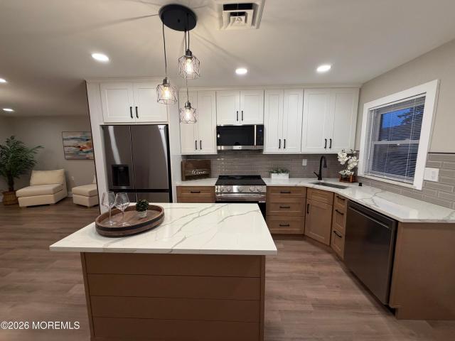 337c Canterbury Court