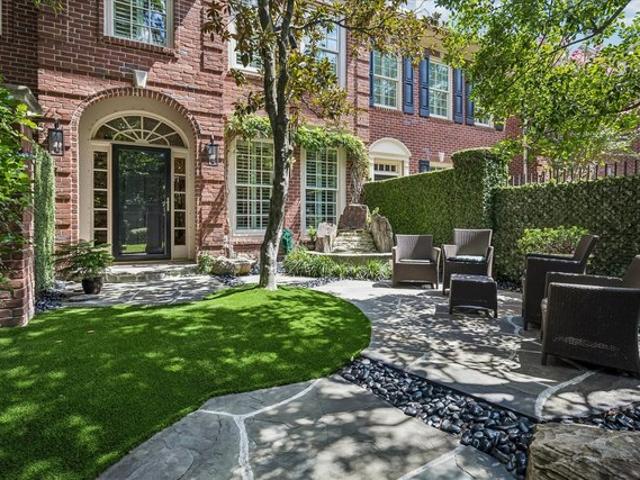 3384 Maroneal St, Houston, TX 77025